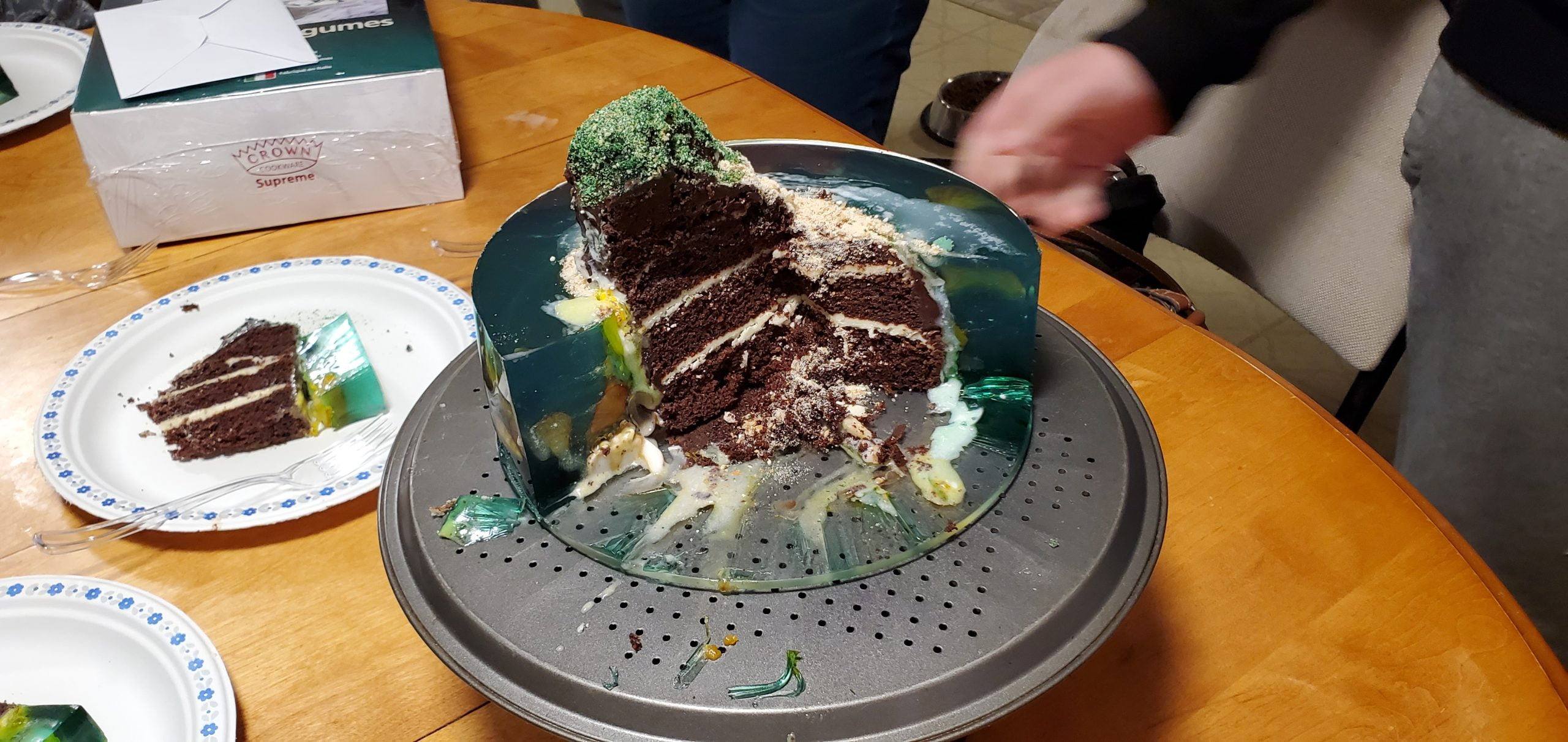 How To Make an Island Cake (And Why It's The Perfect Party Cake!) - The ...